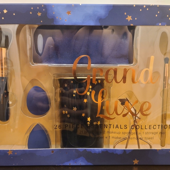 Essentials Collection | Makeup | New Essentials Collection Grand Luxe ...